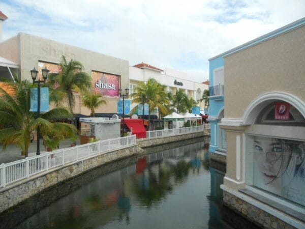 15 Best Places for Shopping in Cancun, Mexico