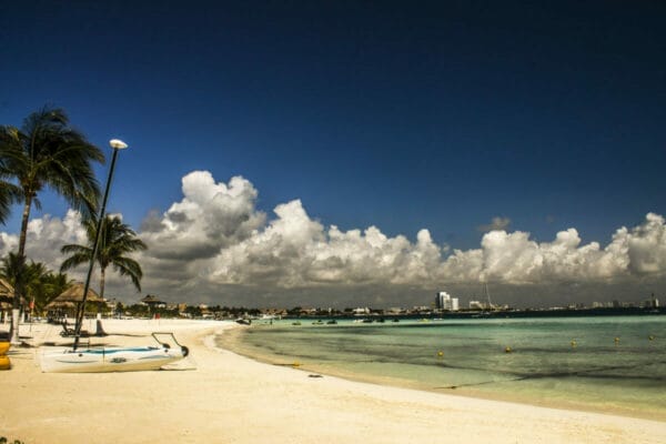 Weather in Cancun In December + Events and Things to do