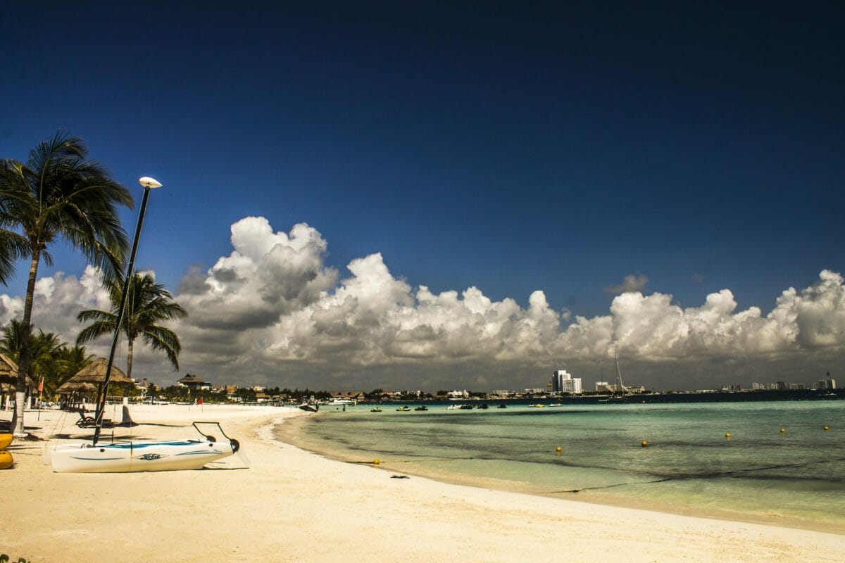 Weather in Cancun In December + Events and Things to do