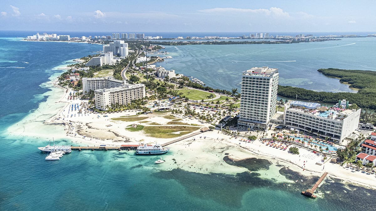 13 Best Hotels in Cancun Hotel Zone for All Budgets