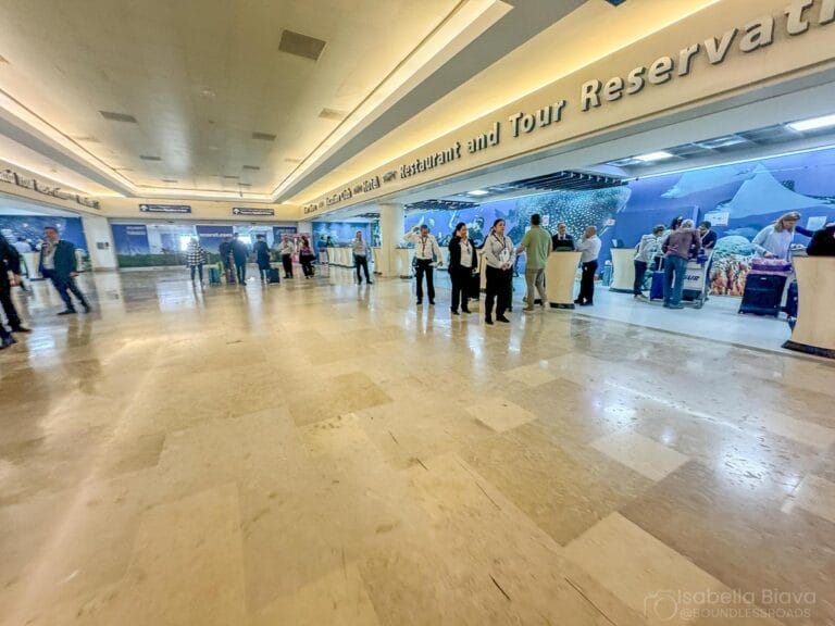 Tips for Getting Through Customs Quickly in Cancun